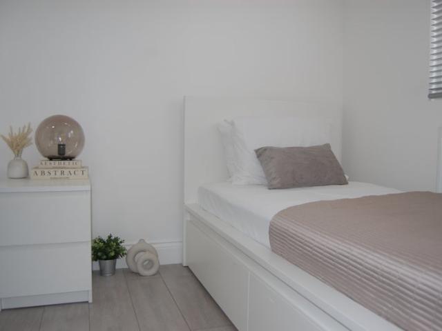 Room at Stirling Road, Greater London