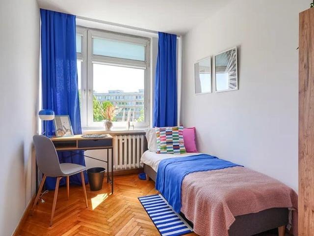 Room at Stoneleigh Street, Greater London