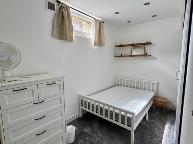 Room at Stoney Lane, Greater London