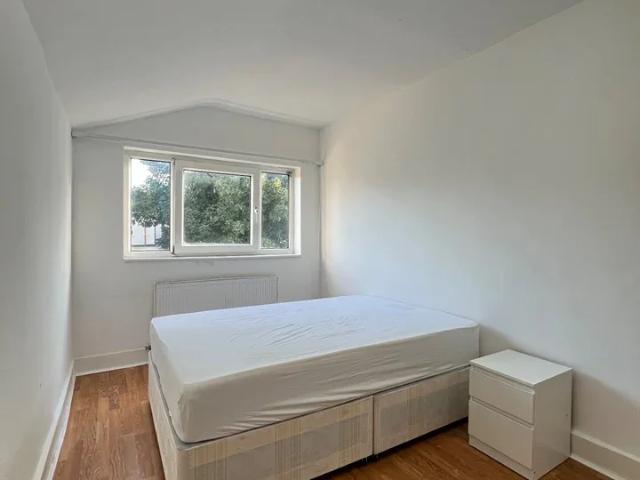 Room at Stock Street, Greater London