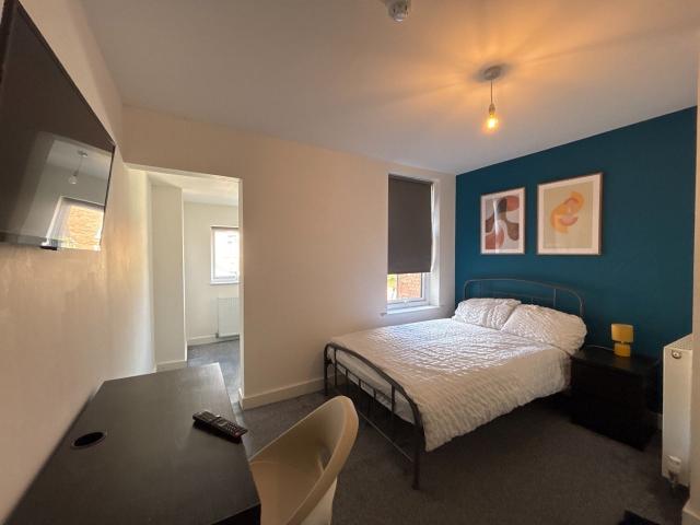 Room at Stockbrook Road, Derby