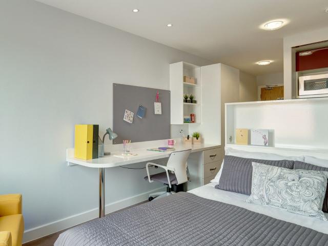 Room at Stockwell Green, Greater London