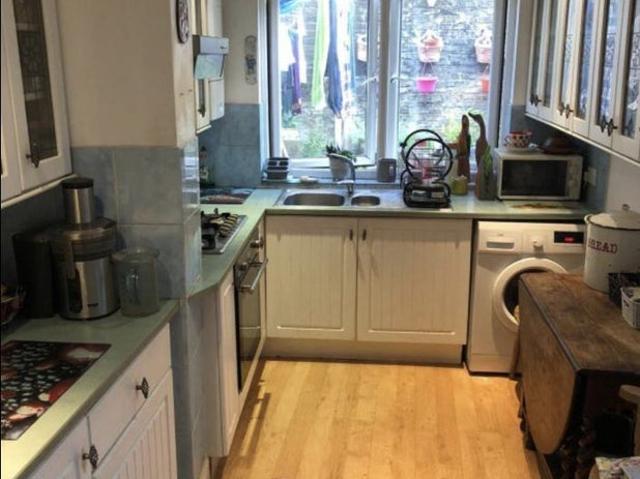 Room at Stockwell Green, Greater London