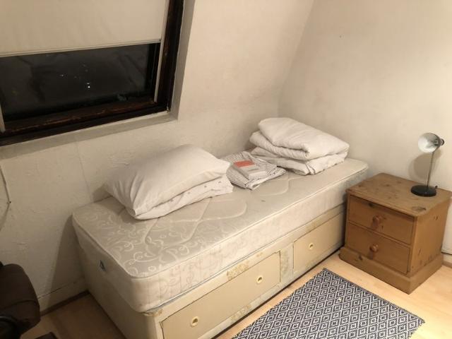 Room at Stockwell Park Road, Greater London