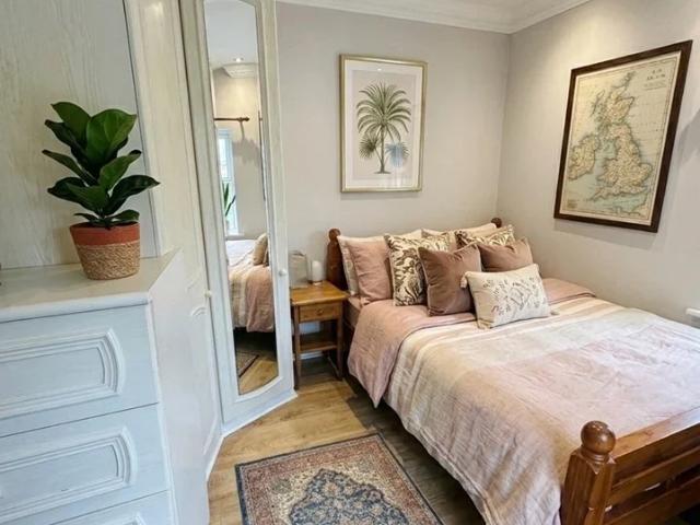 Room at Stockwell Road, Greater London