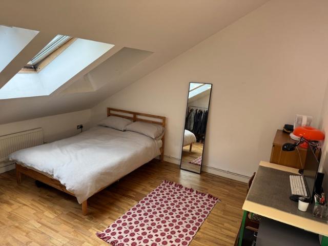 Room at Stoke Newington Road, Greater London