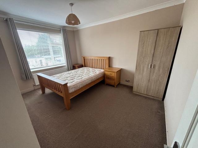 Room at Stoke Poges Lane, Slough