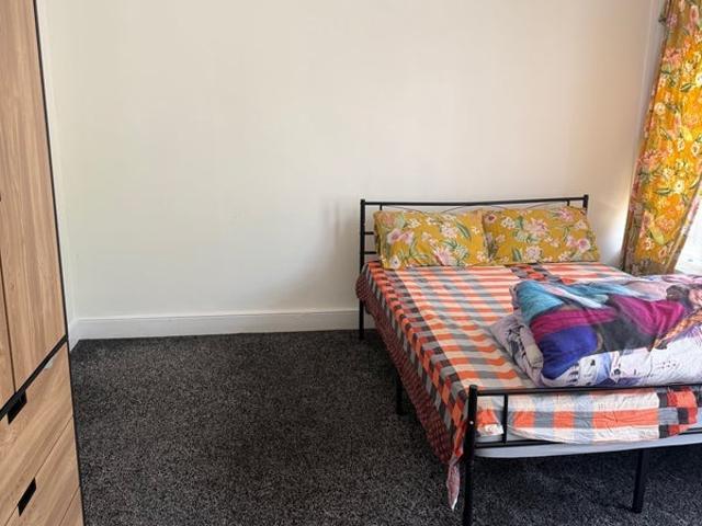 Room at Stopford Road, Greater London