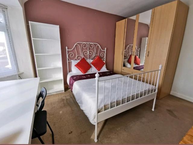 Room at Stormount Drive, Greater London