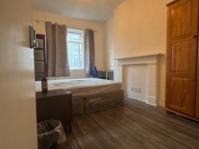 Room at Stroud Green Road, Greater London