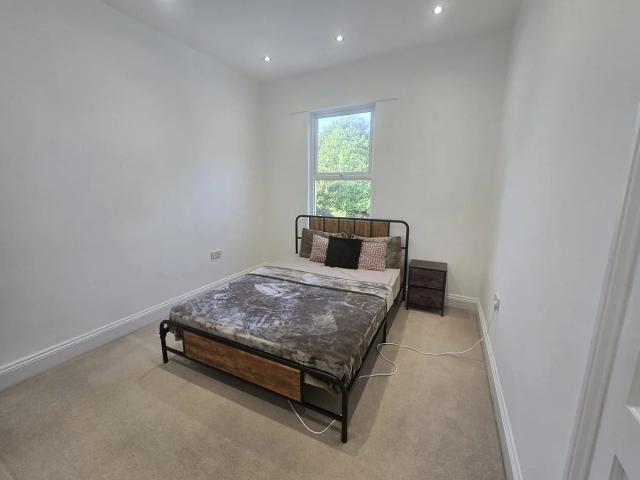 Room at Stroud Road, Greater London