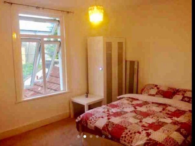 Room at Stroud Road, Greater London