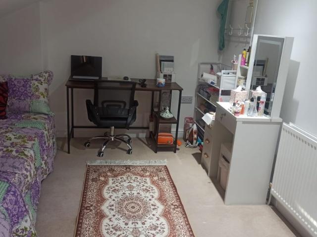 Room at Stroud Road, Greater London