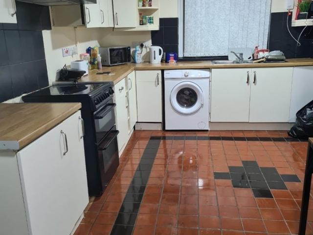 Room at Stratford Walk, Birmingham