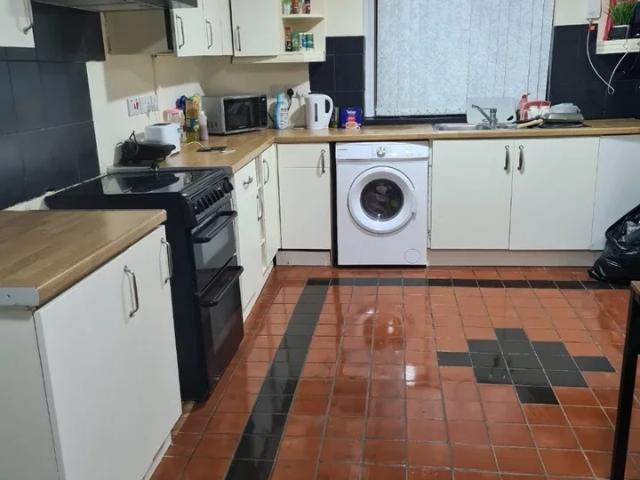 Room at Stratford Walk, Birmingham