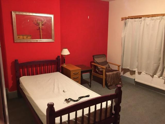 Room at Stratford Road, Birmingham