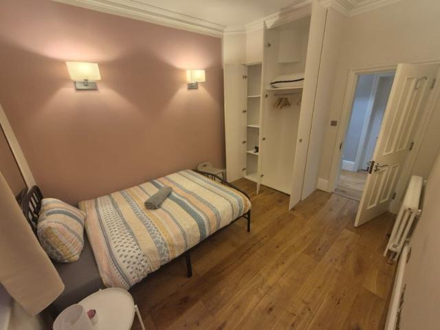 Room at Strathmore Avenue, Leeds