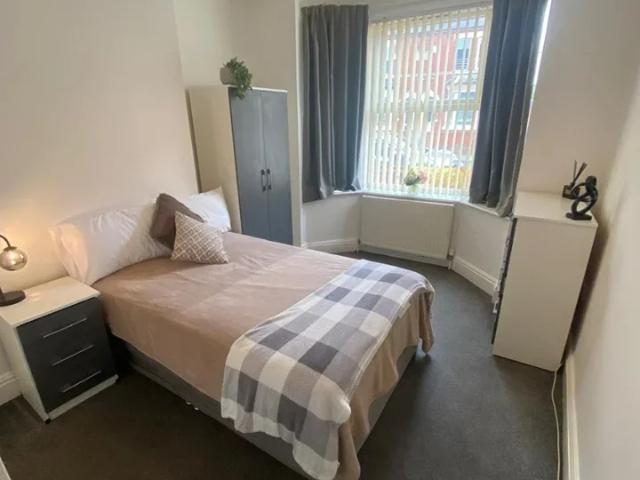 Room at Strafford Road, Doncaster