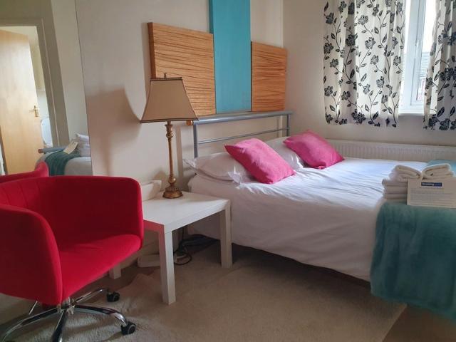 Room at Stretford Road, Manchester