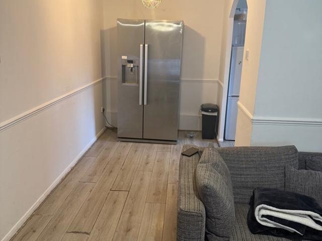 Room at Streamside Close, Greater London