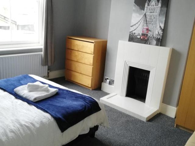 Room at Streatham High Road, Greater London