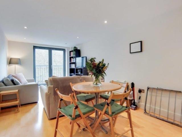 Room at Streatham Place, Greater London