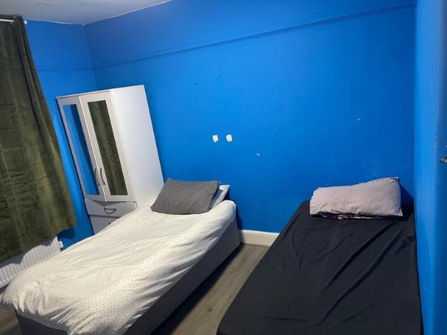 Room at Streatham Road, Greater London