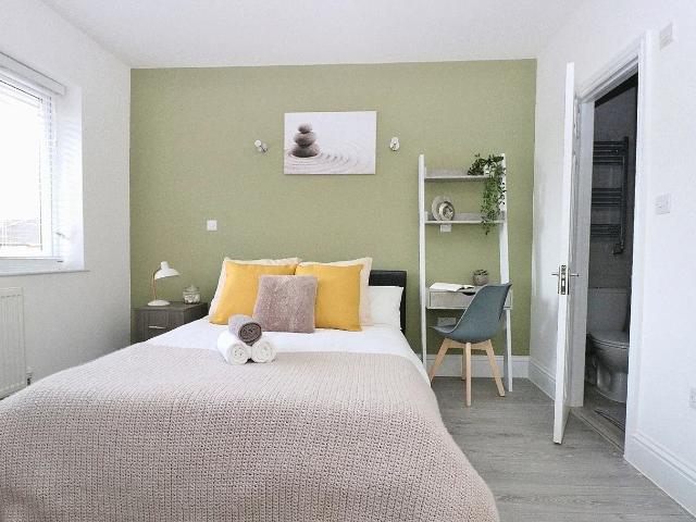 Room at Strelley Way, Greater London