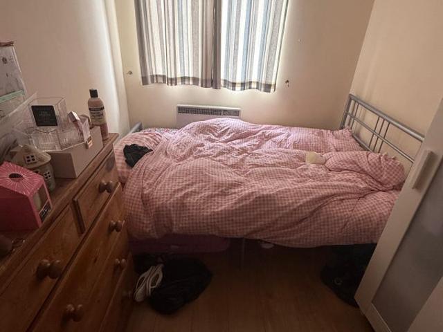 Room at Stubbs Drive, Greater London
