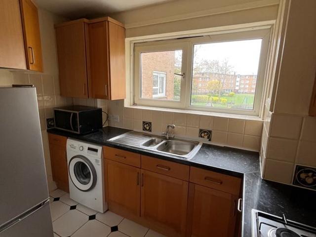 Room at Studley Road, Greater London