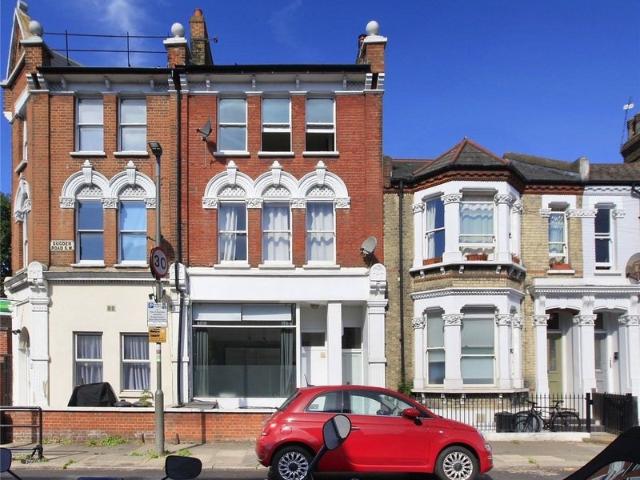 Room at Sugden Road, Greater London