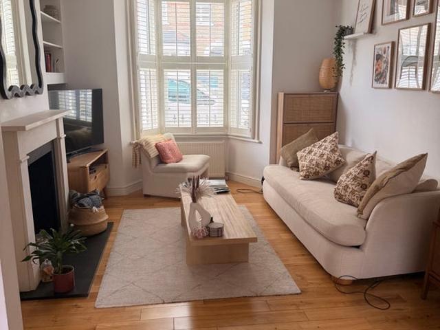 Room at Sudlow Road, Greater London