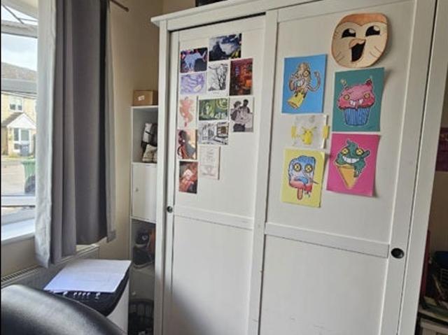 Room at Suez Road, Cambridge