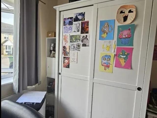 Room at Suez Road, Cambridge