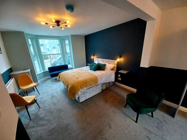 Room at Suffolk Street, Hull