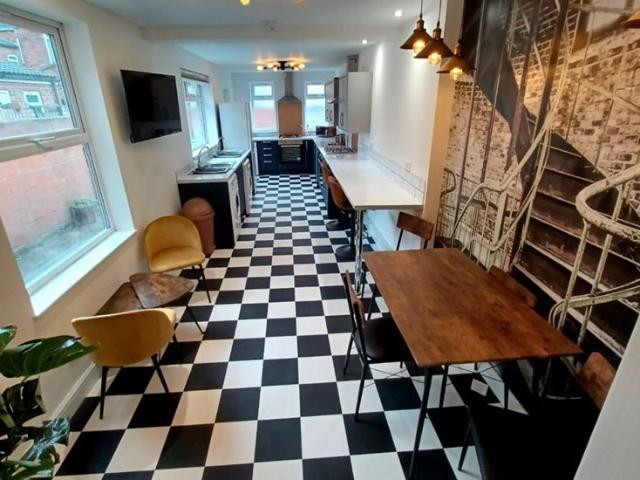 Room at Suffolk Street, Hull