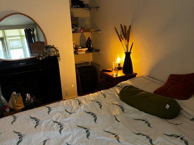 Room at Sulgrave Gardens, Greater London