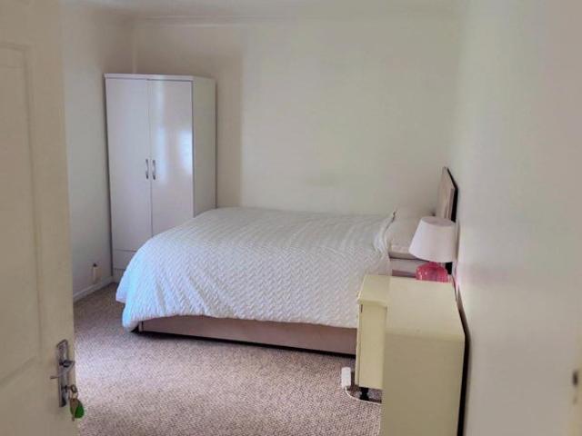 Room at Sullivan Drive, Crawley