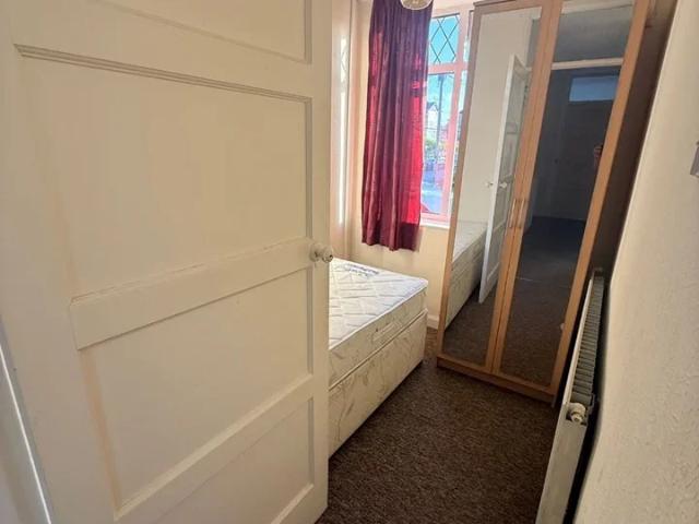 Room at Sullivan Road, Coventry