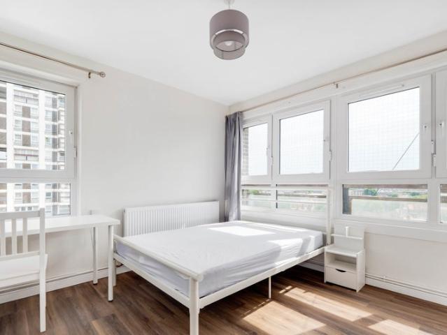 Room at Sultan Street, Greater London
