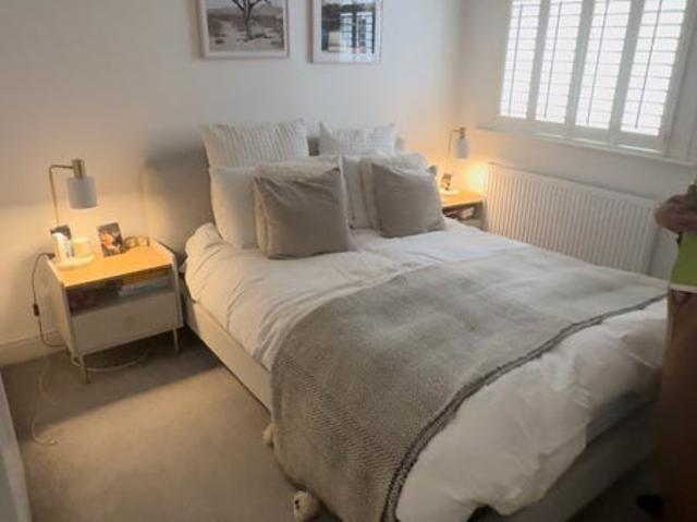 Room at Summerley Street, Greater London
