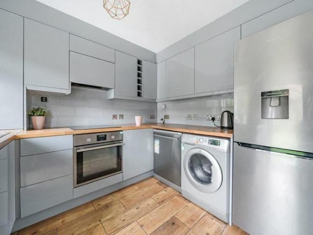 Room at Sumner Road, Greater London