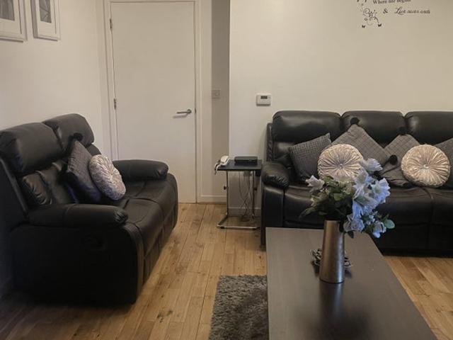 Room at Sun Passage, Greater London