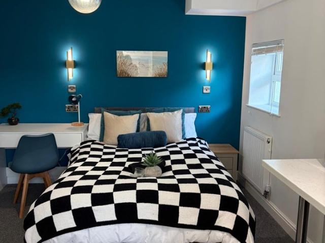 Room at Sun Street, Derby