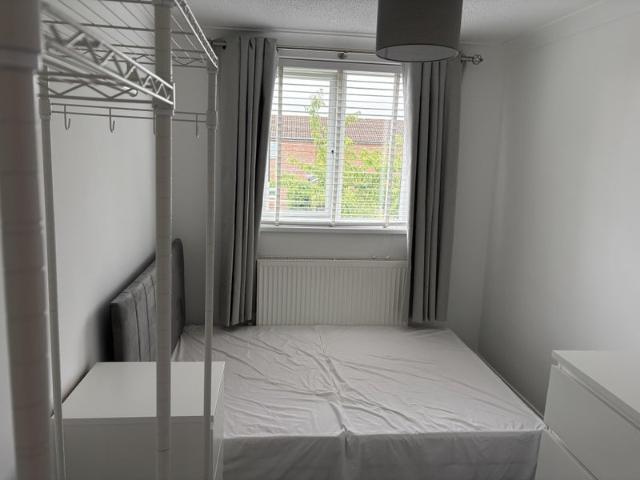 Room at Sunnybank Court, Coity