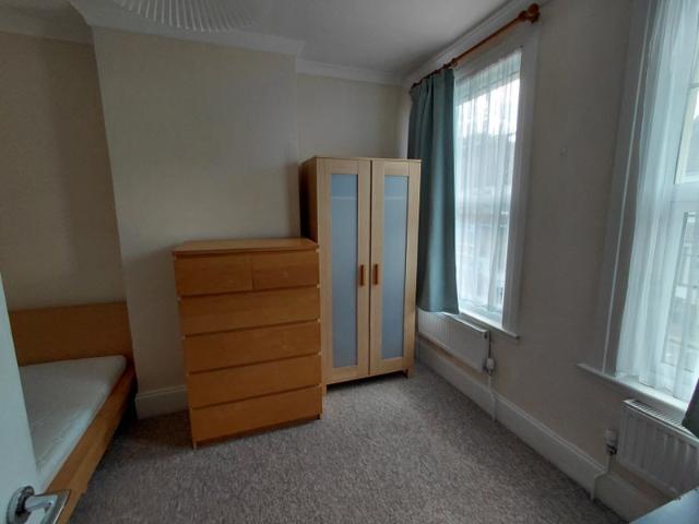 Room at Sunnydene Road, Greater London