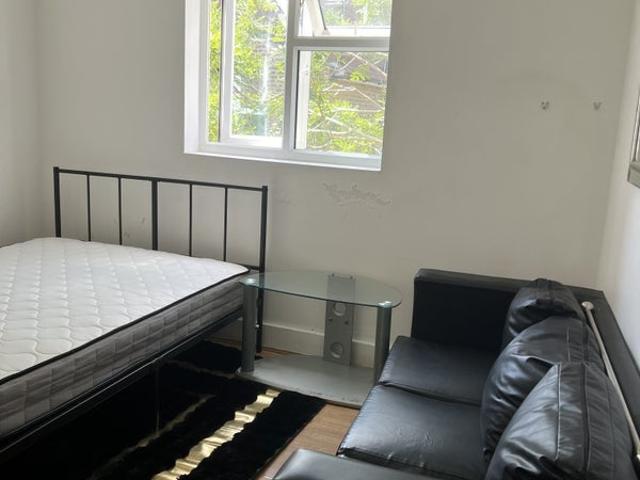 Room at Sunnyside Road North, Greater London