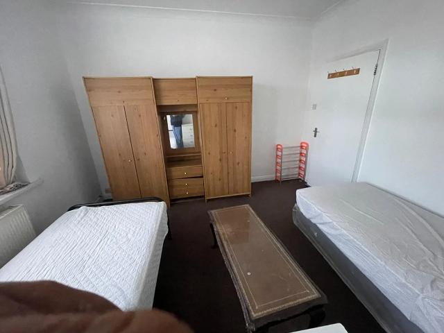 Room at Sunnyside Road, Greater London
