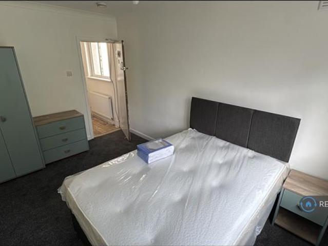 Room at Sunnyside Road, Poole