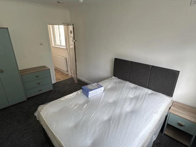 Room at Sunnyside Road, Poole